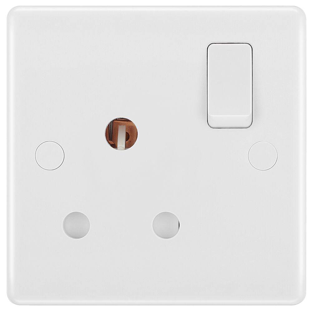BG Moulded White PVC 15A Single Socket 899 | The Switch Depot